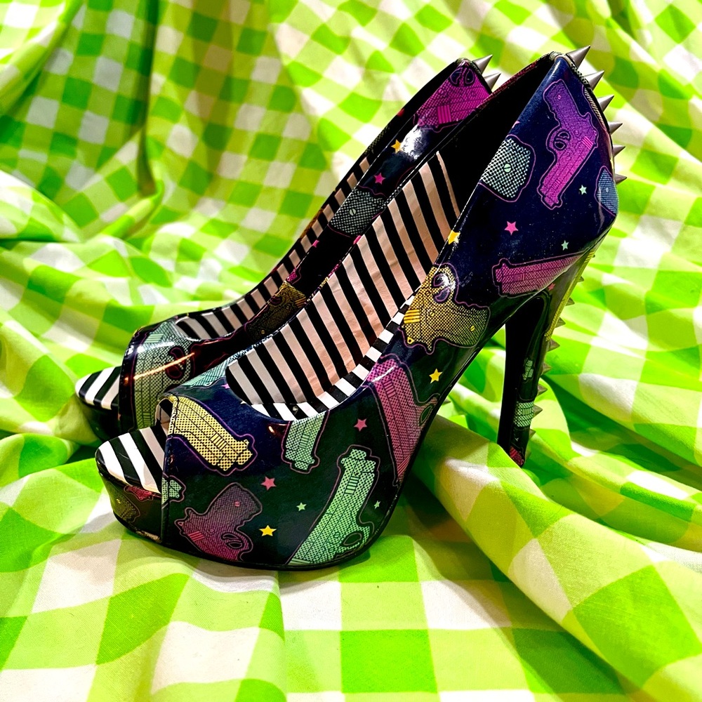 Too Fast Pastel & Black Gun Pistol Peep Toe Spiked He… - Gem